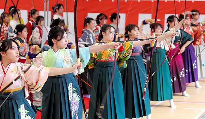 New adults let the arrows fly at kyudo event at Kyoto temple | The ...