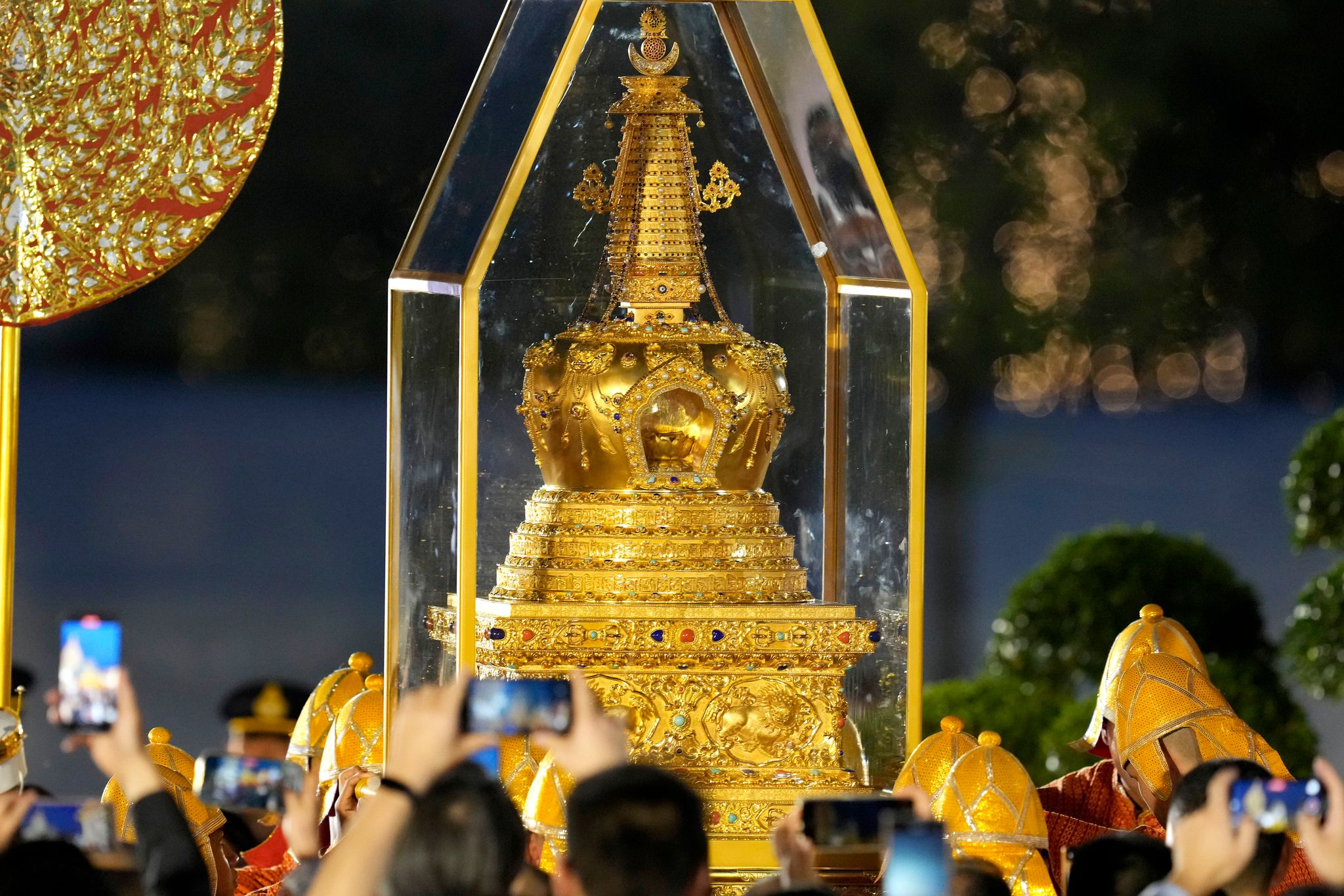 Relic of the Buddha loaned by China gets a warm welcome in Thailand ...