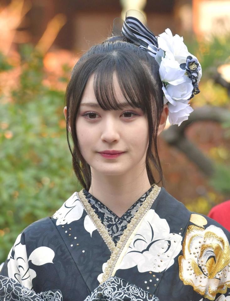 NMB新センター 夜景バックに映えくびれスタイル「お腹寒ない！？」「大優勝」ファン歓喜｜よろず〜ニュース