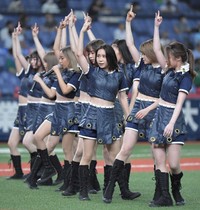 オリックス勝利の女神 BsGirls結成10周年アルバム発売 新曲含む全10曲入り ｜よろず〜ニュース