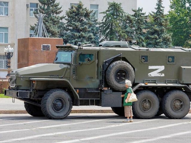 親ロシア派ヘルソン当局、地元住民による民兵部隊を組織:朝日新聞globe+