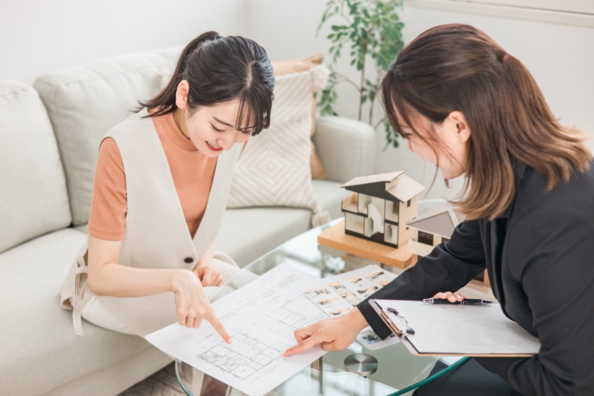 マイホーム購入で「後悔していることがある」7割 注意すればよかったこと…「立地」「周辺環境」を抑えたのは?|まいどなニュース