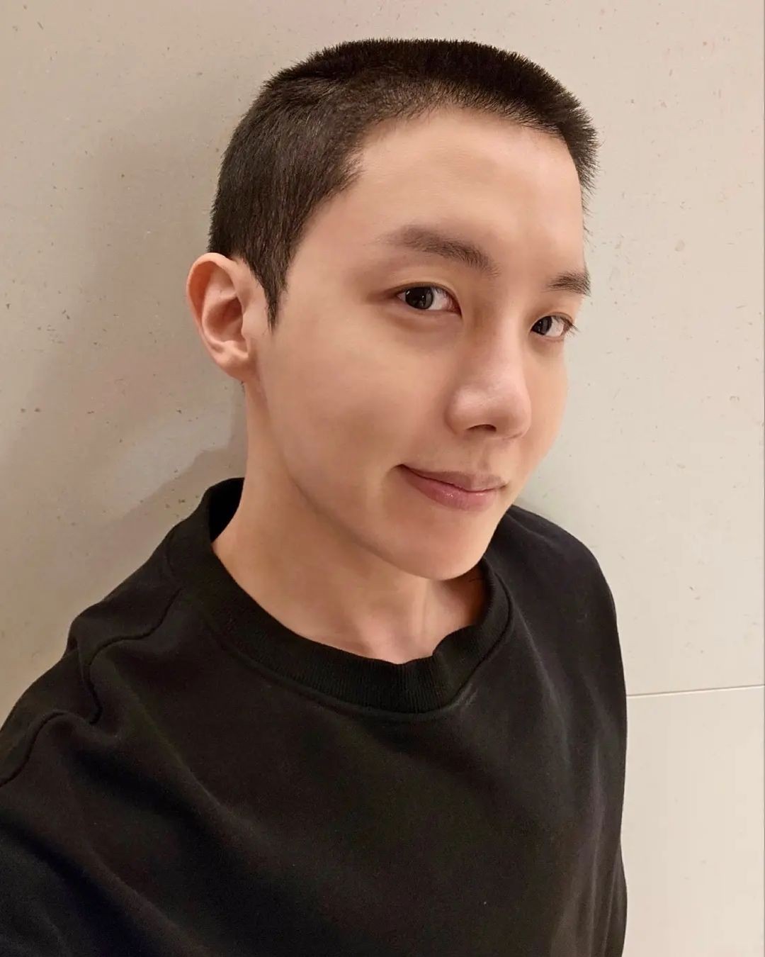 BTSから2人目の入隊！J-HOPEが陸軍へ入隊「元気で行ってきます！」｜よろず〜ニュース