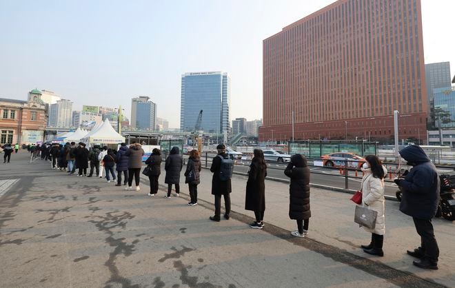 S. Korea has deadliest day of pandemic amid omicron surge | The Asahi Shimbun: Breaking News ...