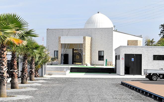 Illegal mosque, mystery builder create standoff in Saitama | The Asahi ...
