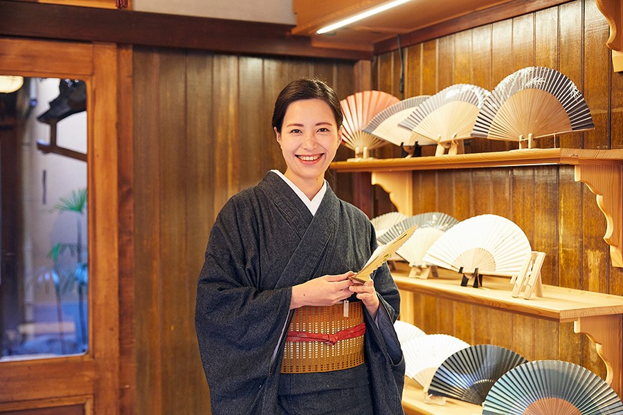 帯にスマホ、袖にゴミ…「なんでも入るんよ、着物」 京都の若女将のバッグ要らずの提案に「洋装より便利そう」 画像5 ｜まいどなニュース