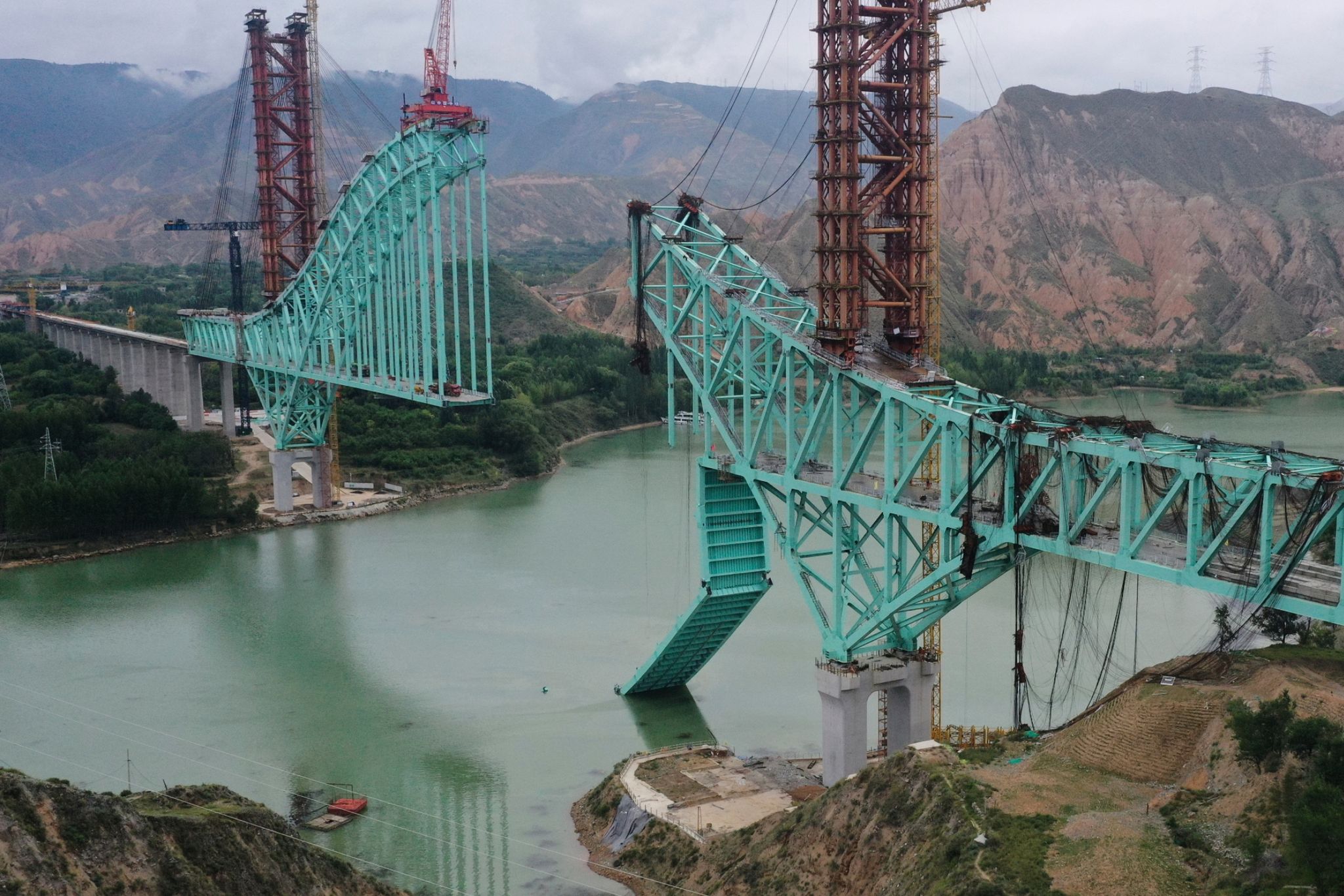 Chinese bridge collapse kills at least 12 construction workers | The ...