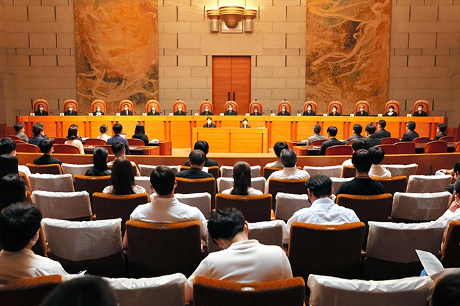 Voters overseas can finally rate top court justices for dismissal | The ...