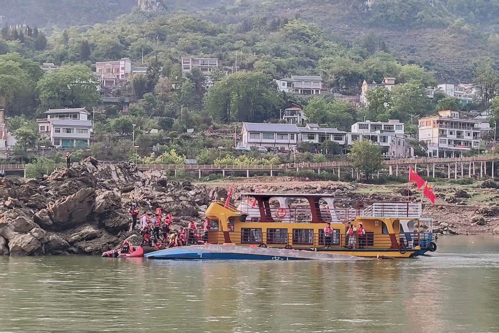 Tourist boats capsize in sudden storm in southwest China, leaving 9 dead and 1 missing | The ...