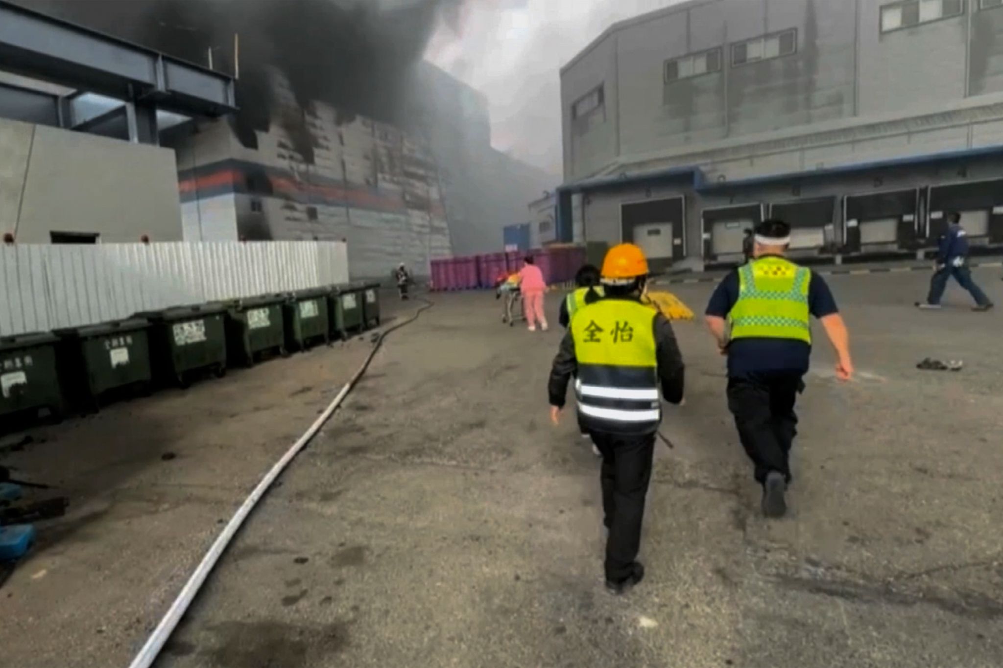 A massive fire kills 9 people at a building under construction in ...
