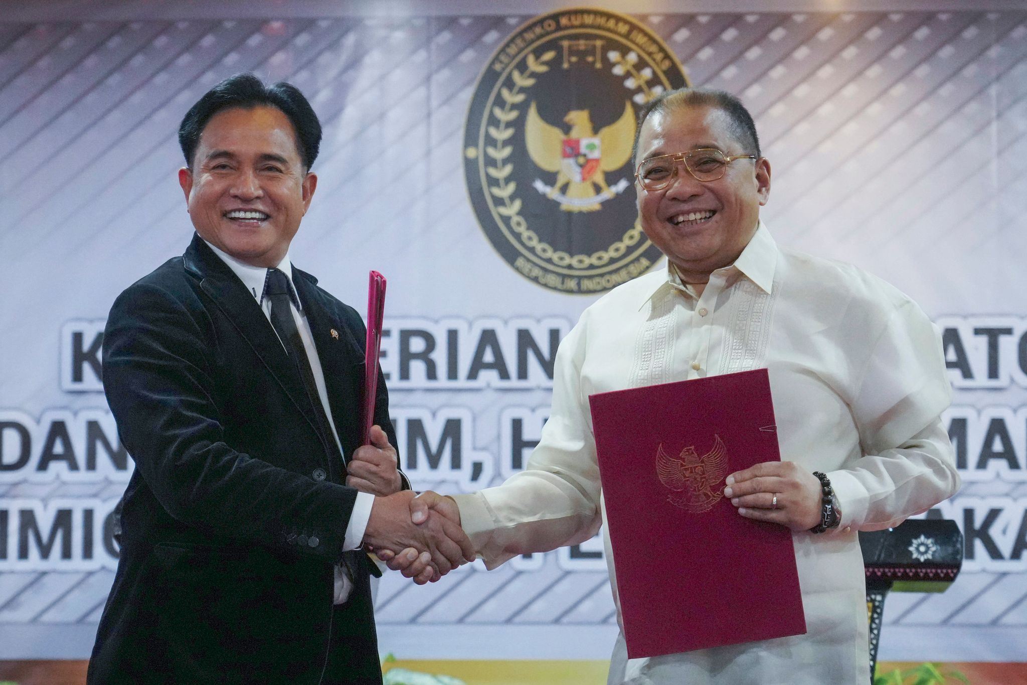 Filipino woman on Indonesia death row recalls a stunning last minute reprieve and 'miracle ...