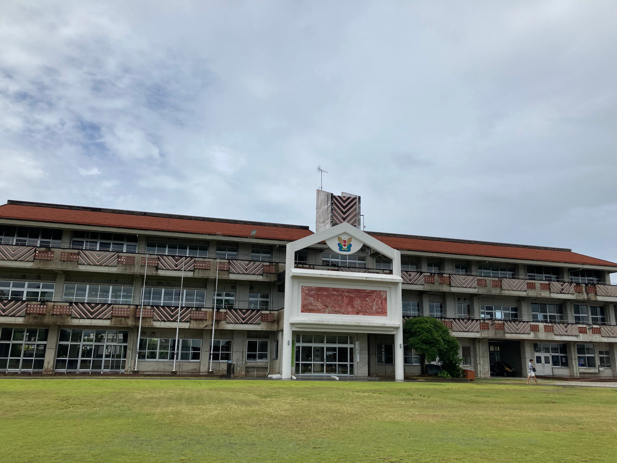 廃校になった中学校がワーケーション施設として蘇る! 沖縄の子どもたちとシングルマザーの笑顔を作る拠点に ほ・とせなnews
