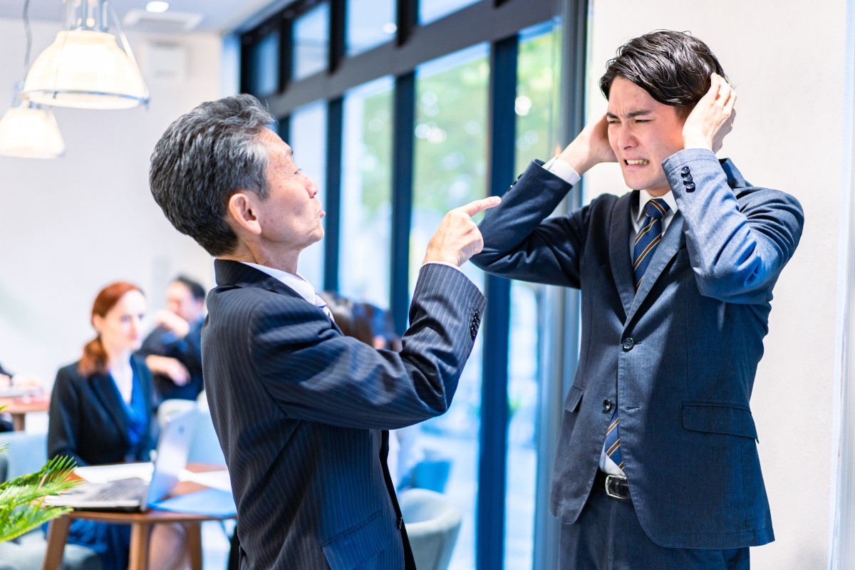 「辞めたほうがいい職場」ランキング 3位「労働時間・休日などの条件があわない」、2位「給与面が悪い」｜まいどなニュース