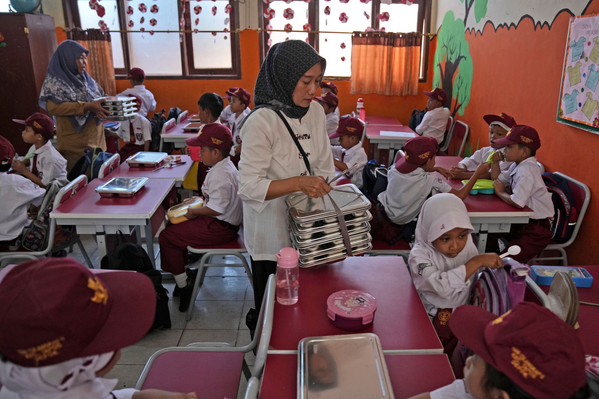 Indonesia launches free meals program to feed children and pregnant ...
