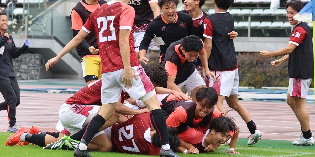 サッカー - 早稲田サッカー101年目の挑戦① OB・OG監督が挑む集大成の秋（上） | 4years. #学生スポーツ