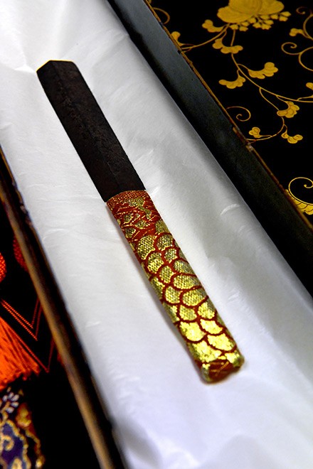 Medieval saint’s razor on display at Buddhist temple in Kyoto | The ...