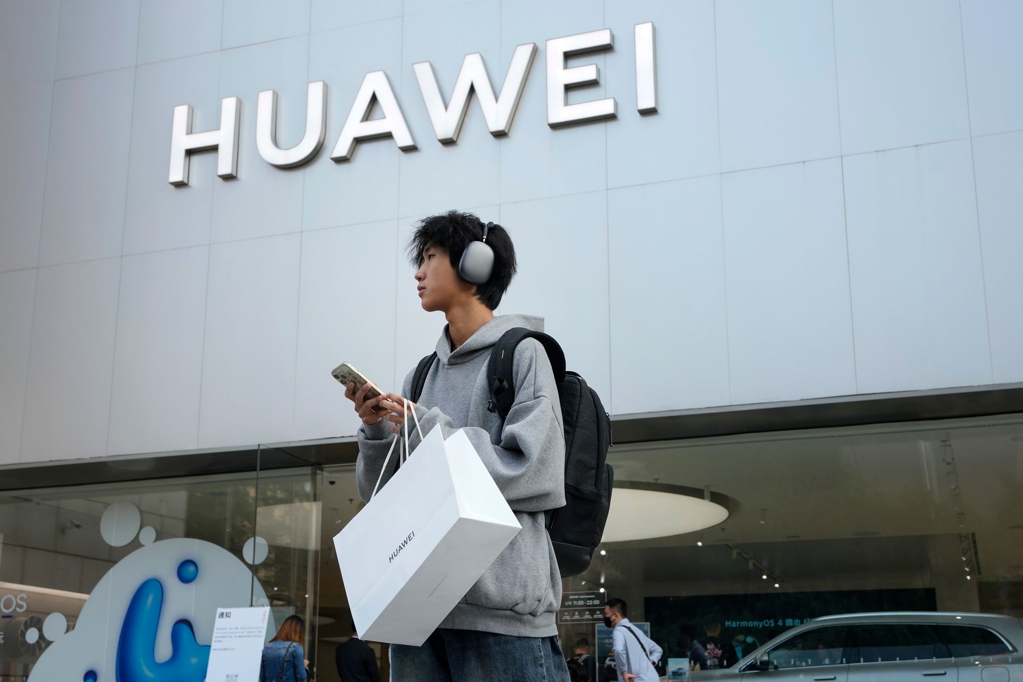 Taiwan adds China’s Huawei and SMIC to export control list | The Asahi ...