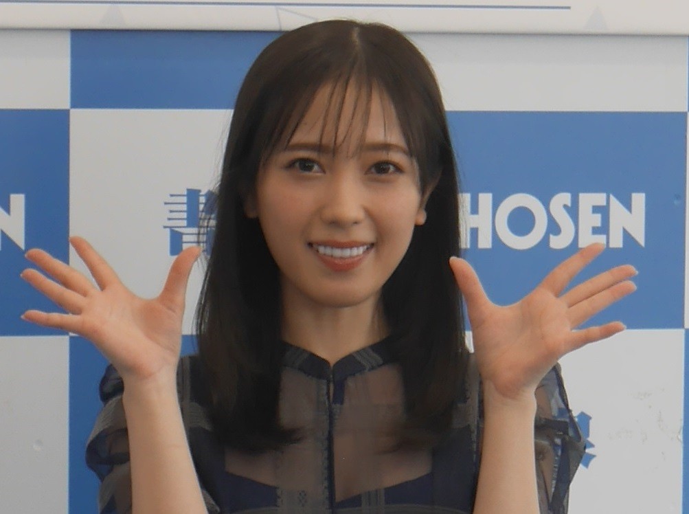 アイドルから転身のセクシー女優・小湊よつ葉 写真集「芽吹き」でハードコアの目覚め|よろず〜ニュース